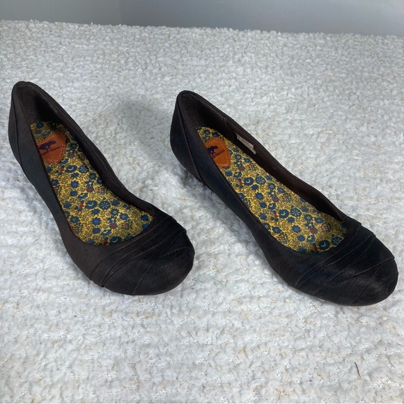 Rocket Dog | Shoes | Rocket Dogs Brown Slip On Shoe | Poshmark